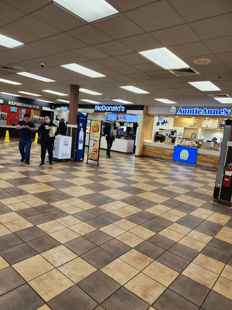 Vince Lombardi Service Area - Toll road rest stop in Ridgefield - Website