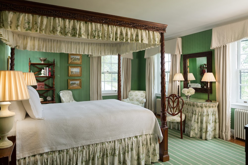 L & L Market Place - Grocery store in Middleburg - Website