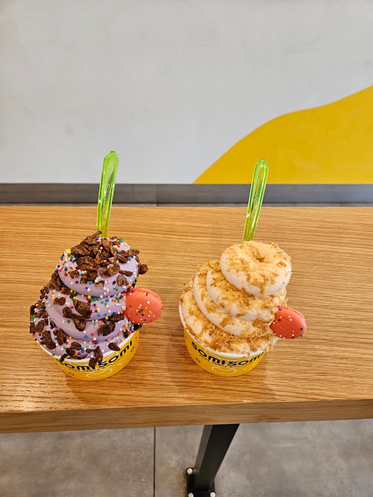 SOMISOMI - Dessert shop in Crossroads - Website