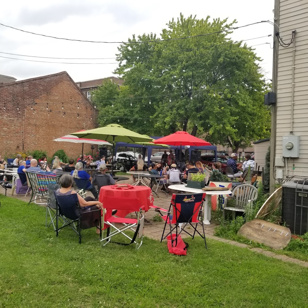 Check In Bar - Bar in Khet Khlong Toei - Website