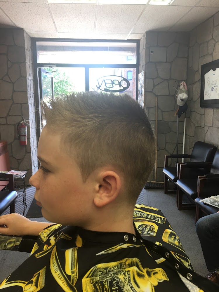 Liam James Barbers